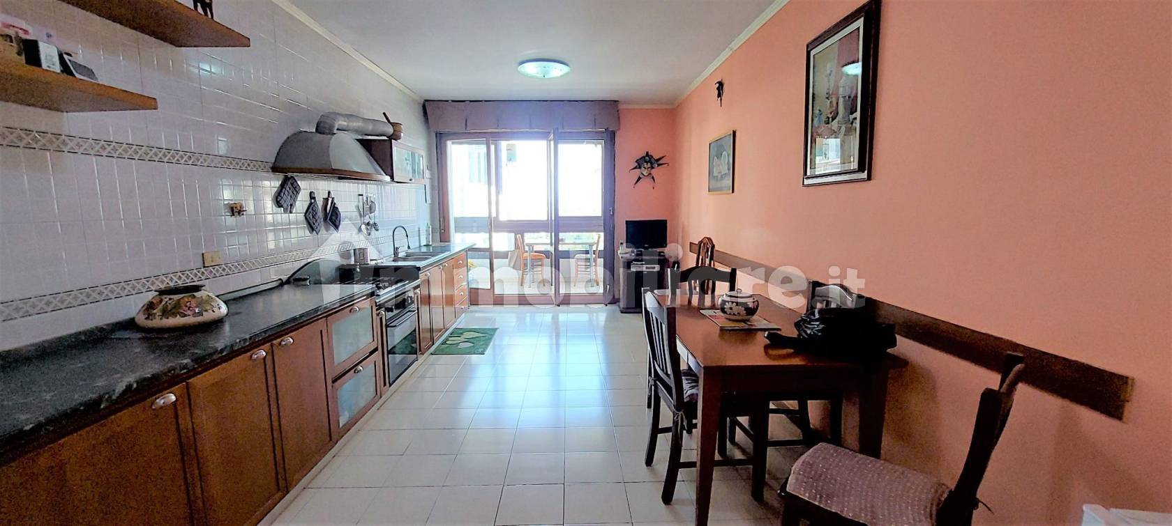 Trilocale centro Direzionale, Centro Direzionale, Napoli