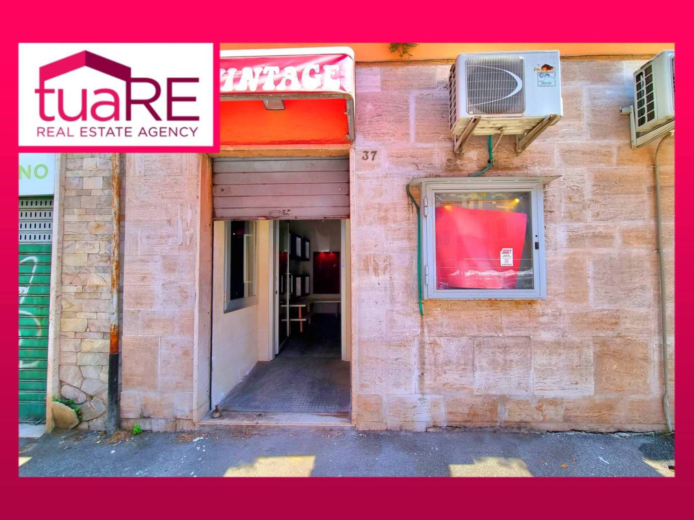 Locale commerciale in Vendita