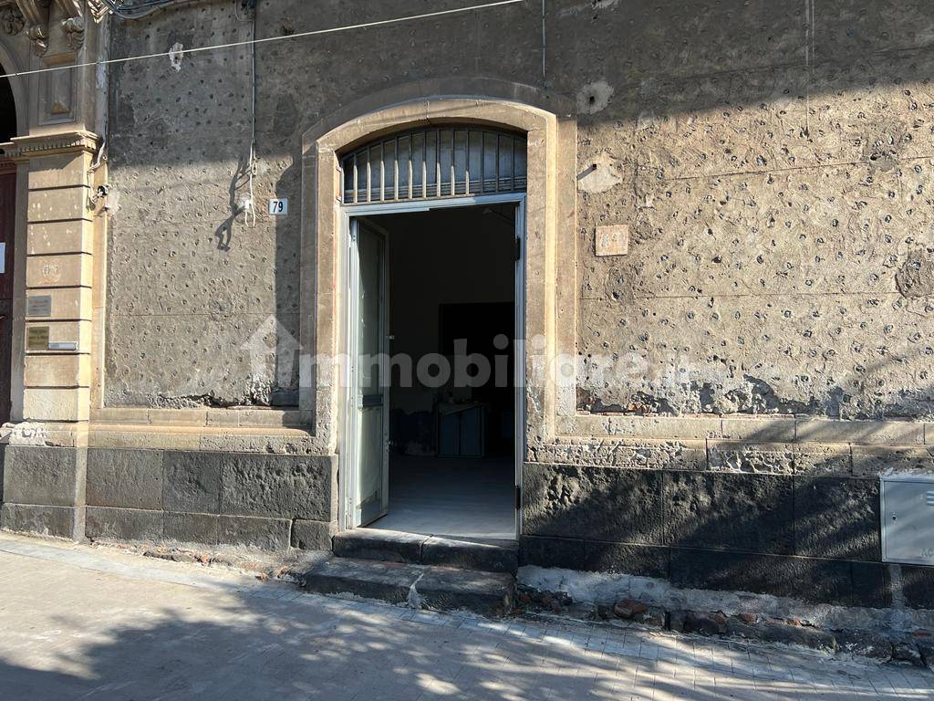 Locale commerciale in Vendita