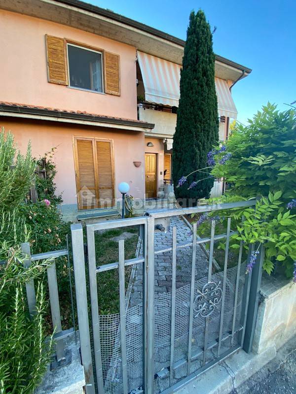 Trilocale via Armando Antonelli 38, Centro, Matelica