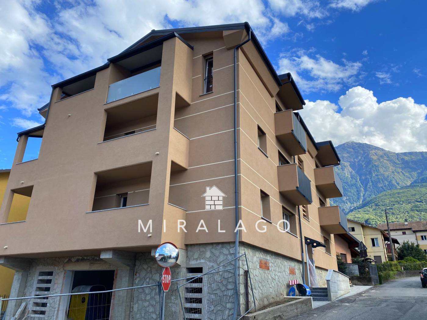 Bilocale via al Bacco 1, Colico Piano, Colico