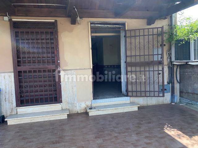 Locale commerciale in Vendita