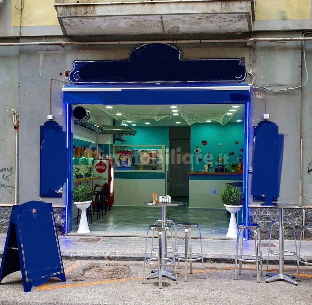 Locale commerciale in Vendita