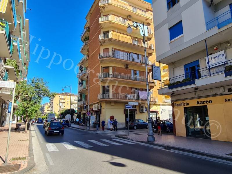 Locale commerciale in Vendita