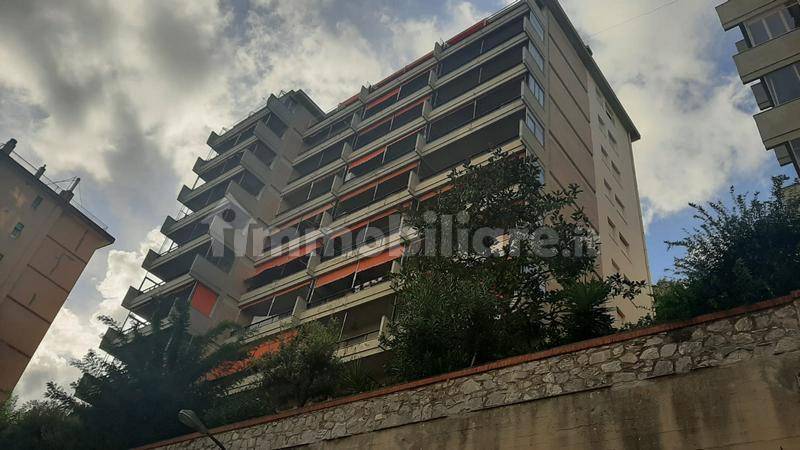 Trilocale via Piacenza, Molassana, Genova