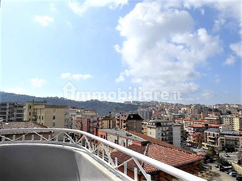 Quadrilocale via San Francesco 10, Centro, Nuoro