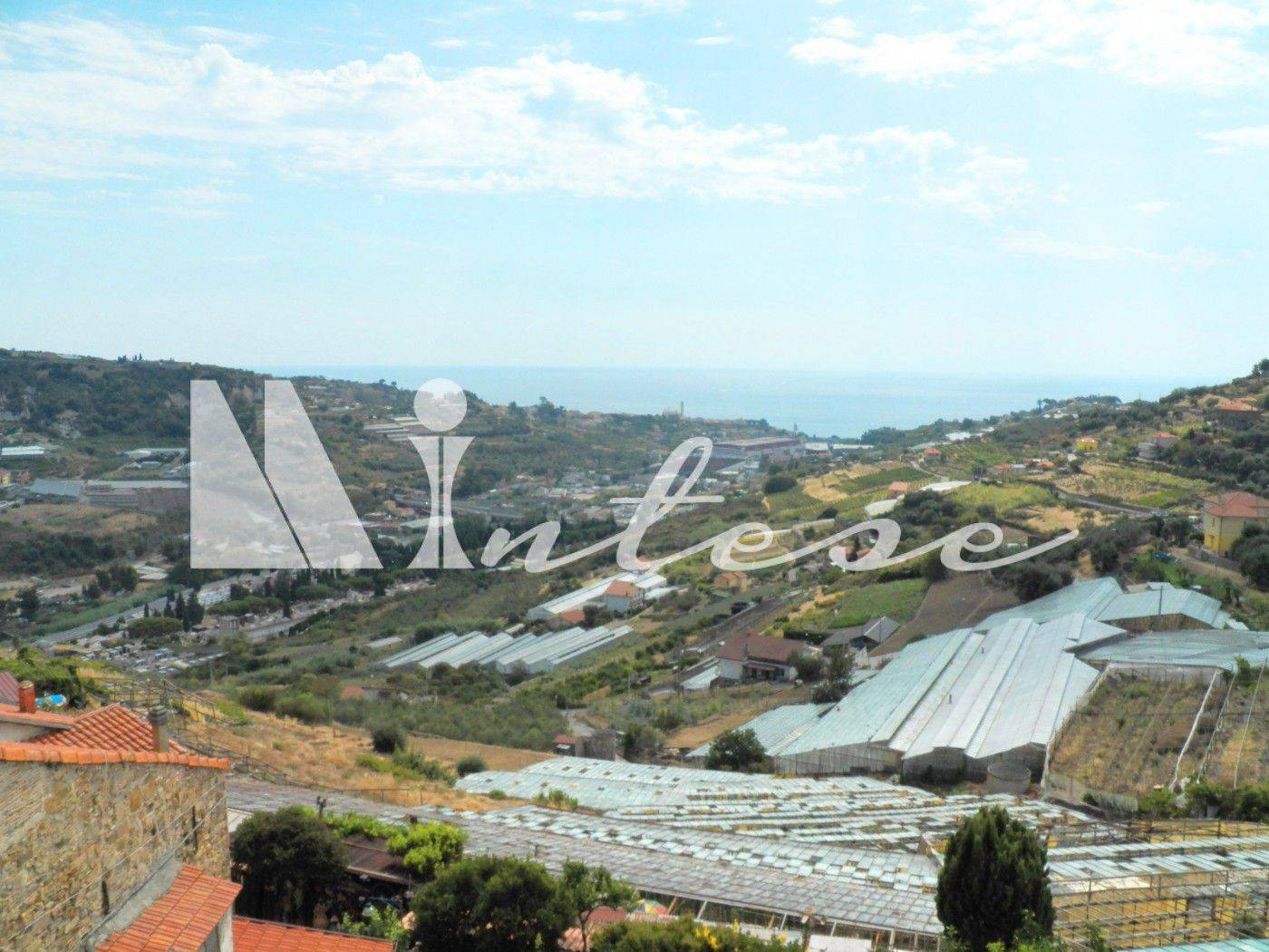 Trilocale via Grossi Bianchi, Poggio, Sanremo