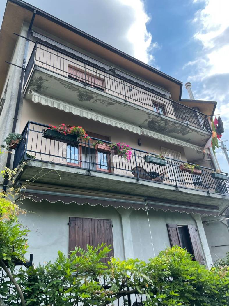 Trilocale via Rinada 7, Carenno