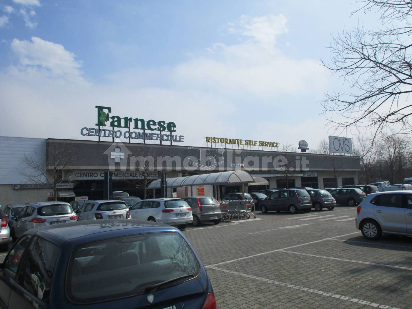 Locale commerciale in Vendita