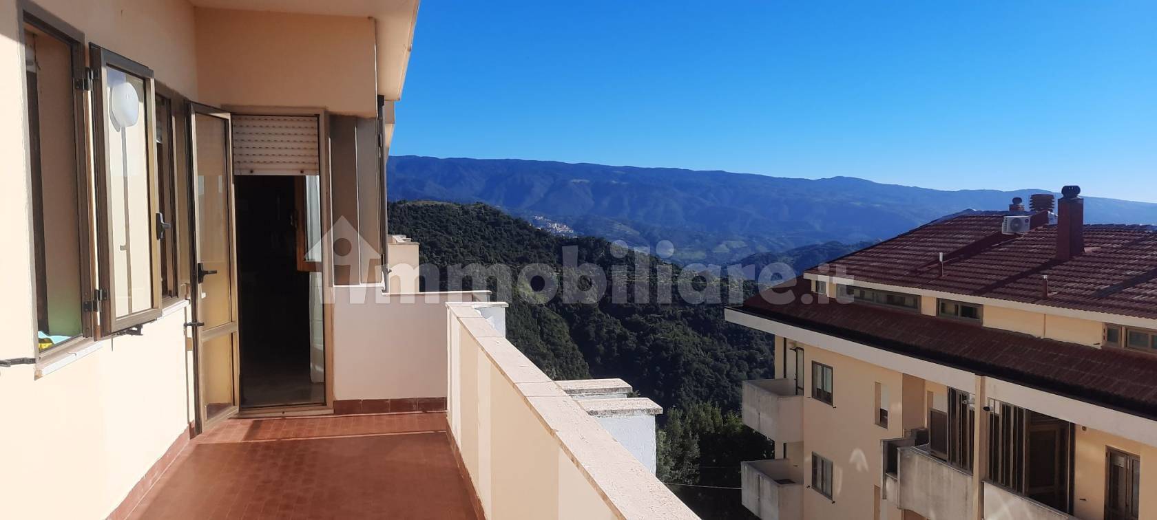 Quadrilocale via 4 Novembre 36, Pentone