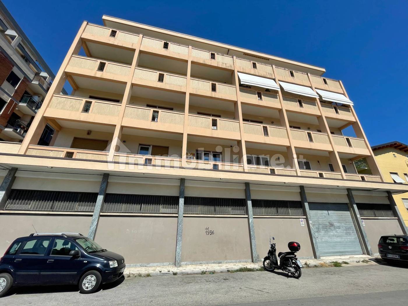 Locale commerciale in Vendita