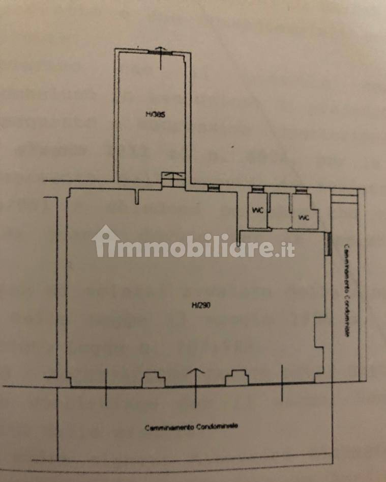 Locale commerciale in Vendita