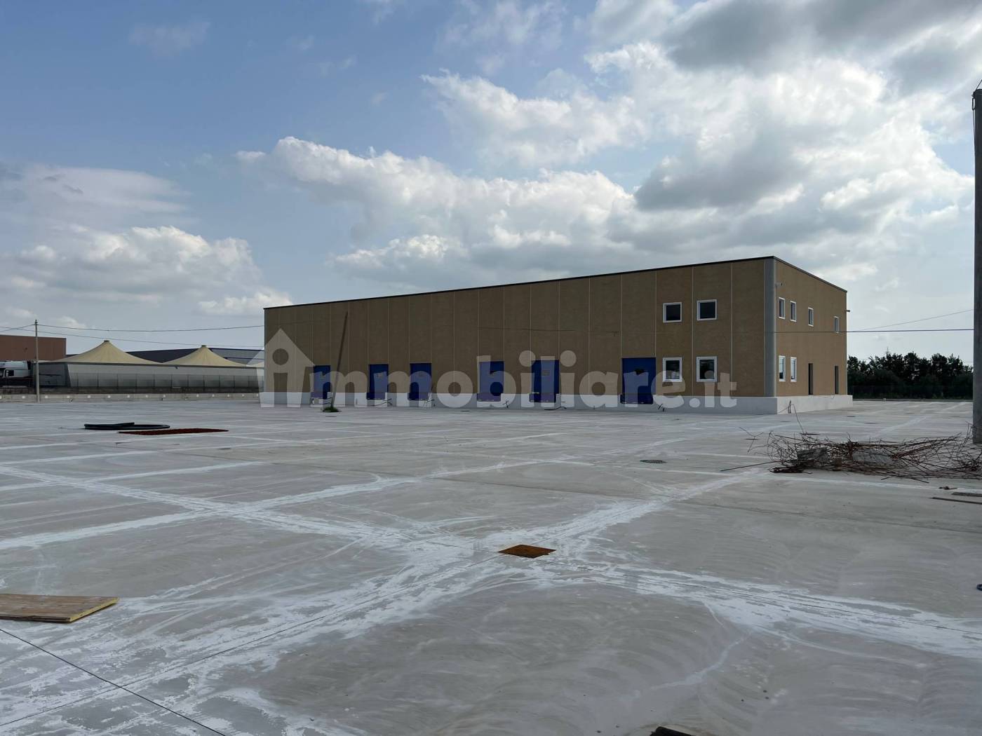 Capannone in Vendita