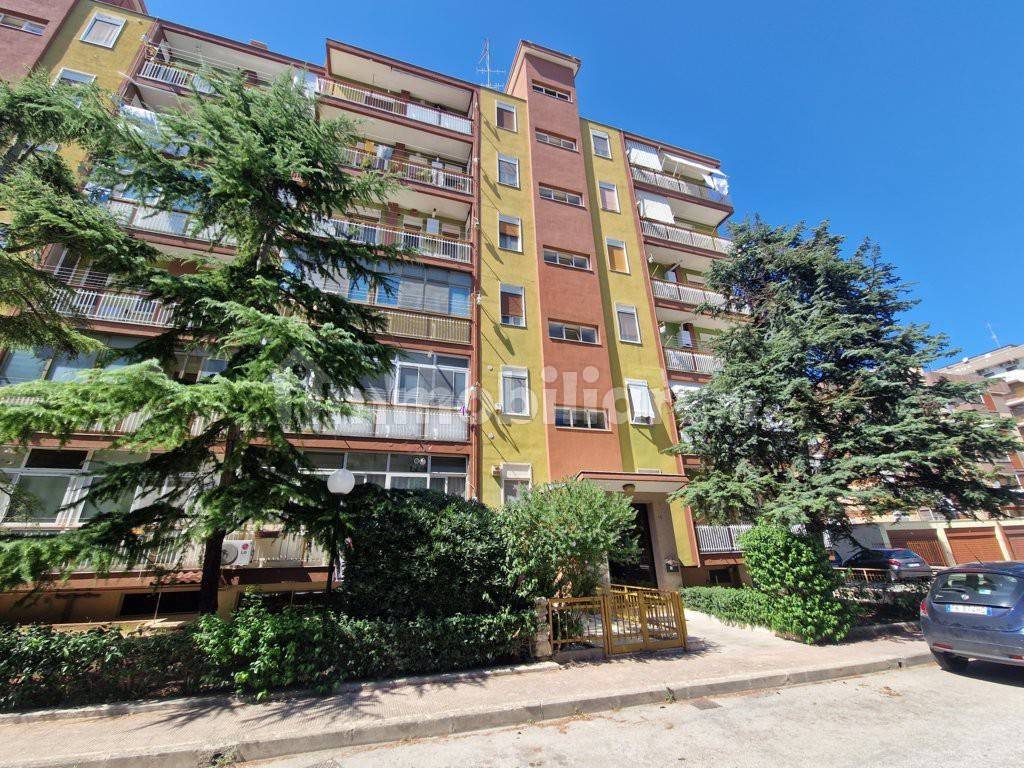 Trilocale viale Luigi Einaudi 4, San Pasquale, Bari