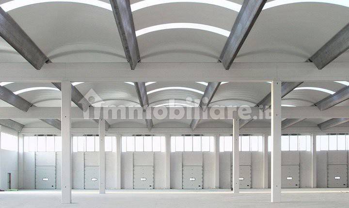 Capannone in Vendita