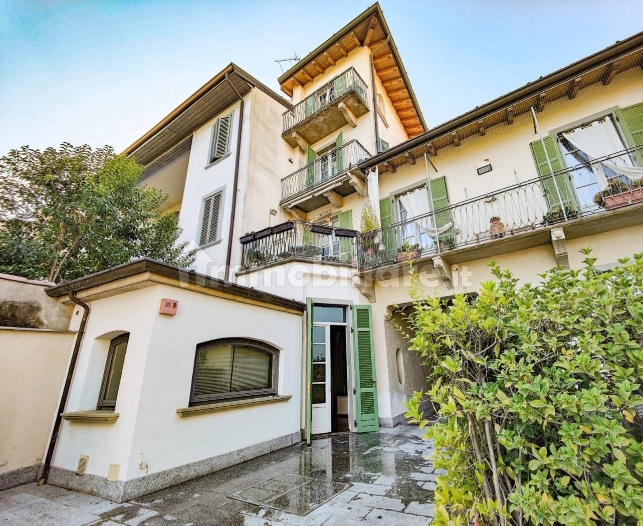 Trilocale piazzetta del Delfino, Centro, Bergamo