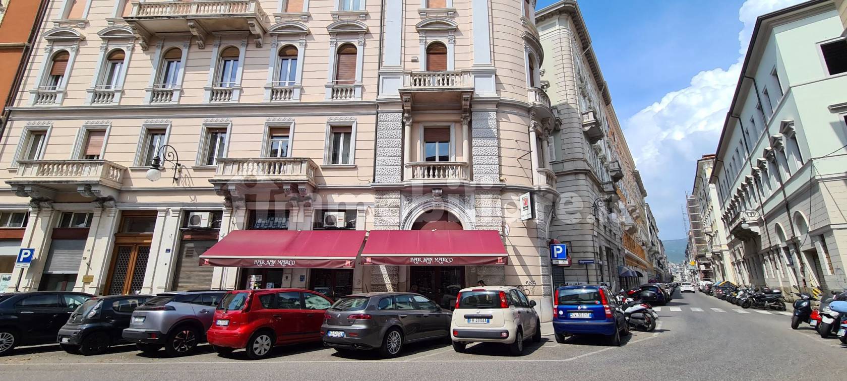 Bar con laboratorio in Vendita