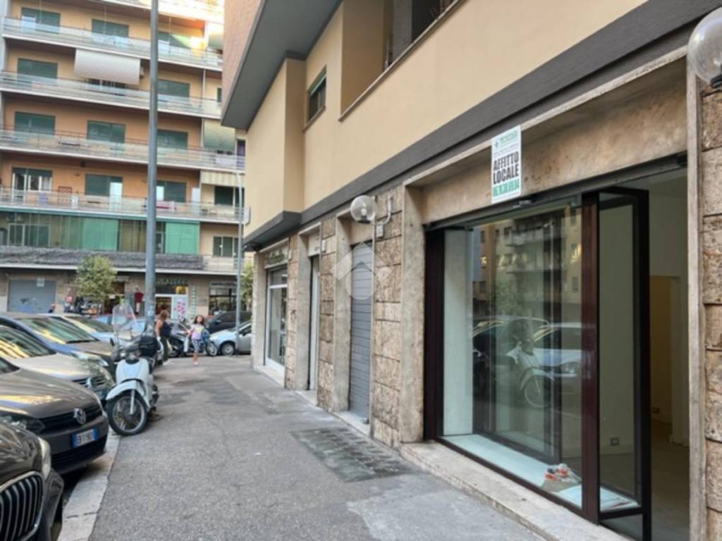 Locale commerciale via Virginia 30, Roma, rif. 98252184 - Immobiliare.it