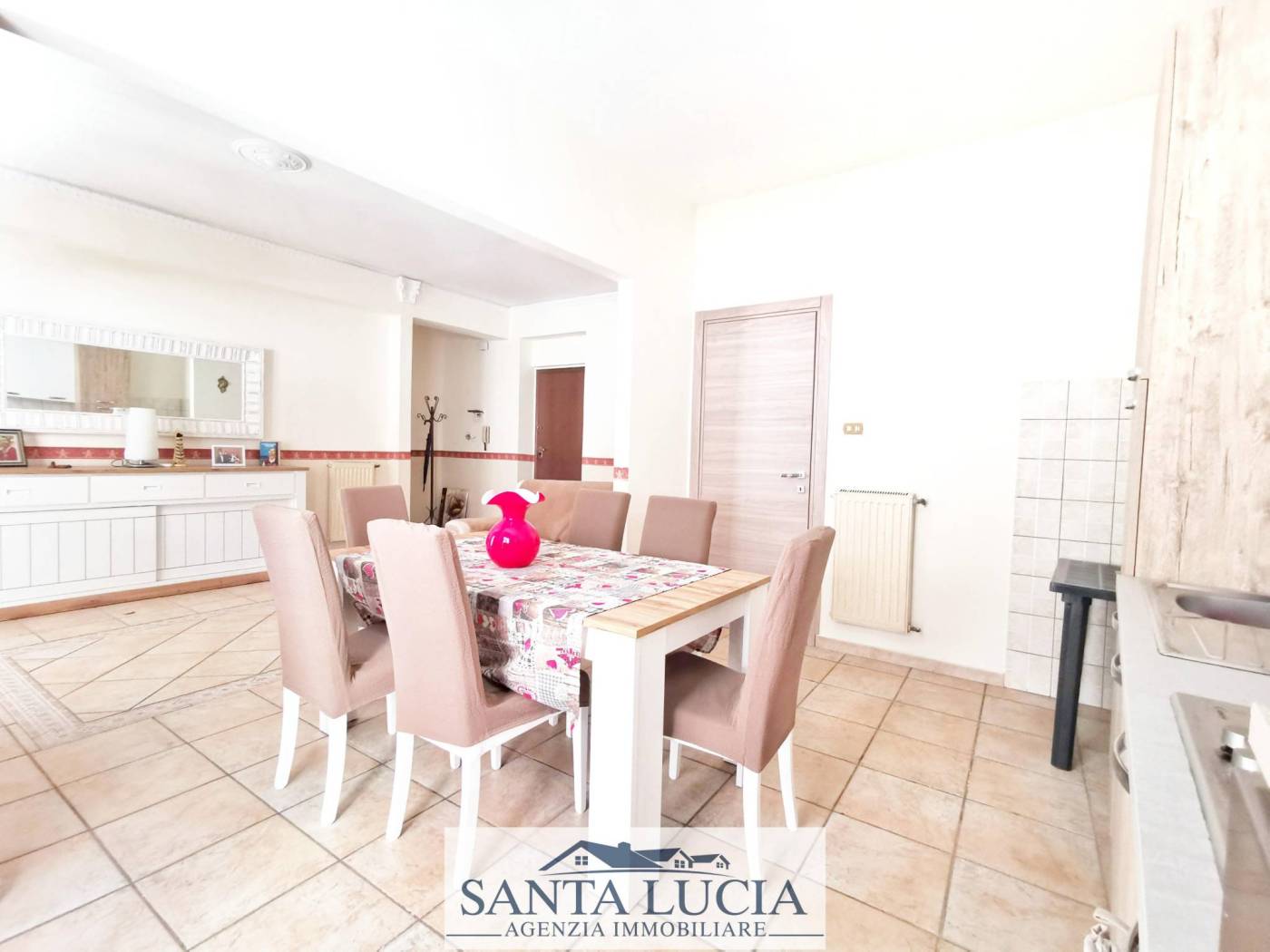 Quadrilocale via Ugo Foscolo, Canicattì