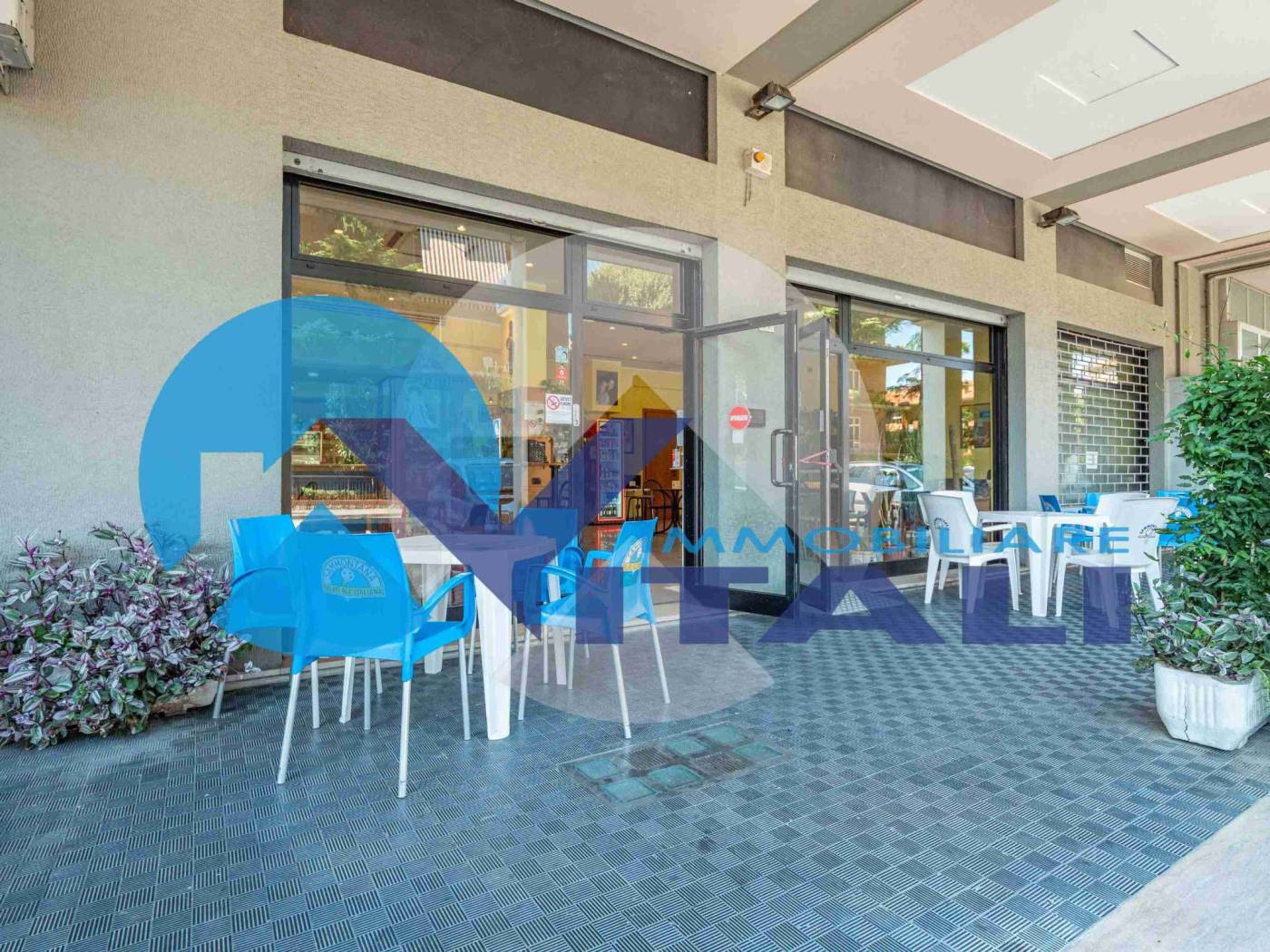 Locale commerciale in Vendita