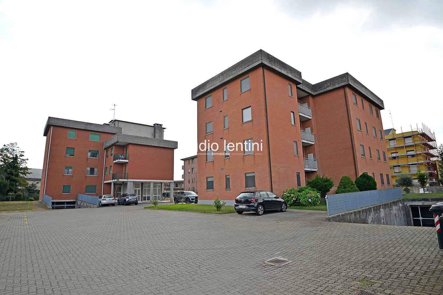 Trilocale via Alessandro Rottigni 14, Centro, Casale Monferrato