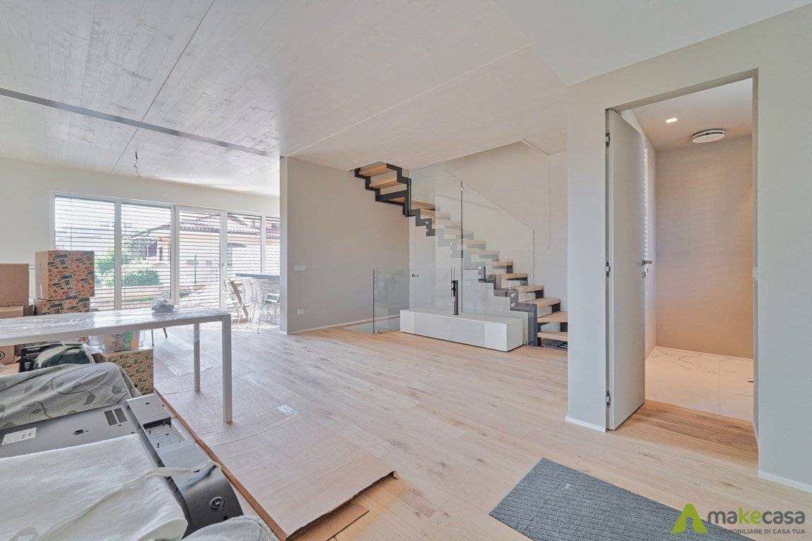 Villa a schiera via Giacomo Puccini 14, Centro, Zanica