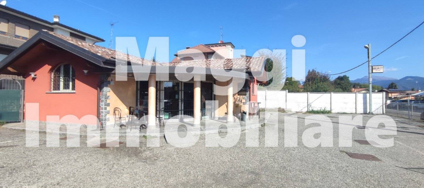 Locale commerciale in Vendita