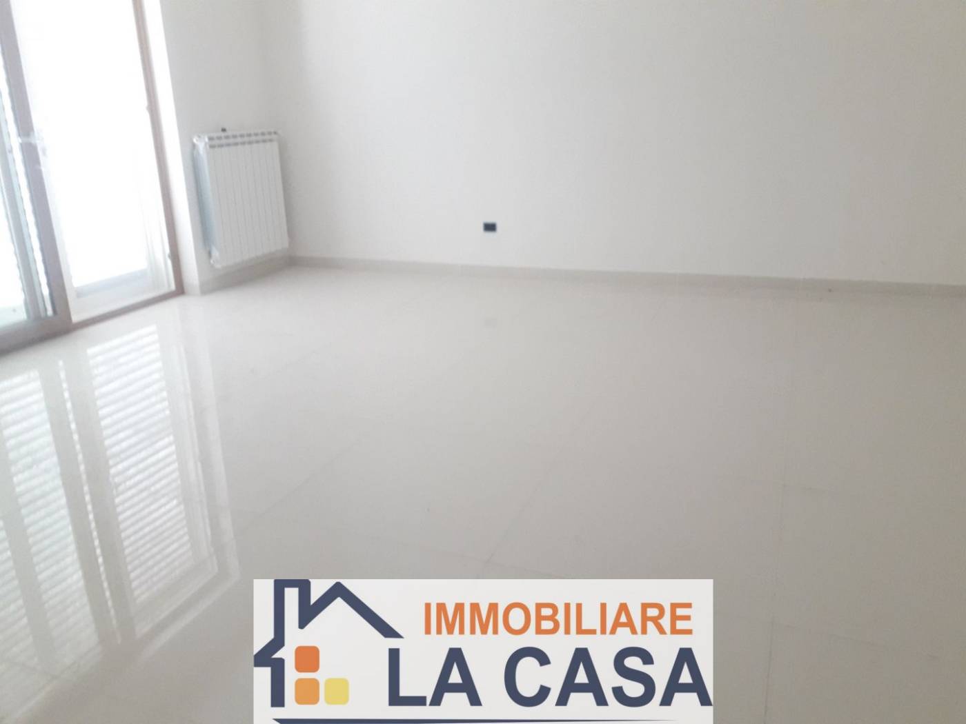 Quadrilocale via Circumvallazione Cecaro, Parete