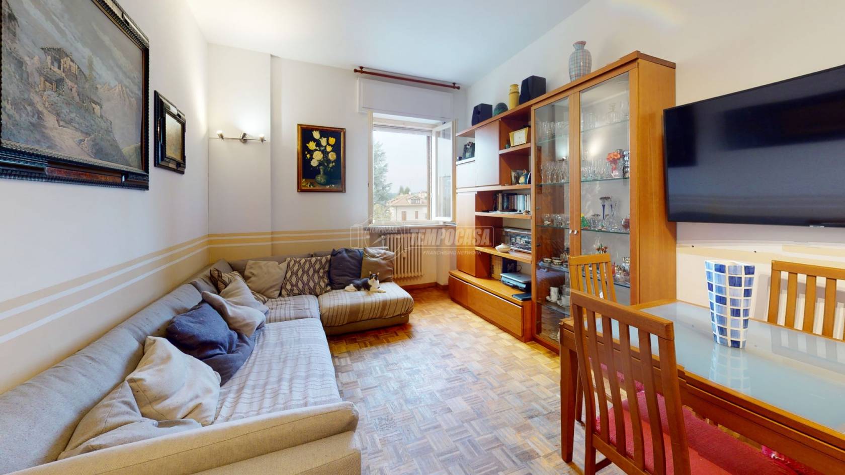 Trilocale via Ugo Foscolo 7, Cabiate