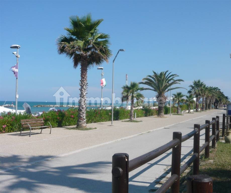 Trilocale nuovo, secondo piano, Cupra Marittima