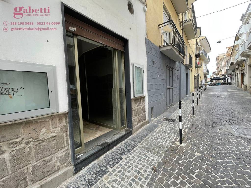 Locale commerciale via Roma 7, Vitulazio, rif. 98320232 - Immobiliare.it