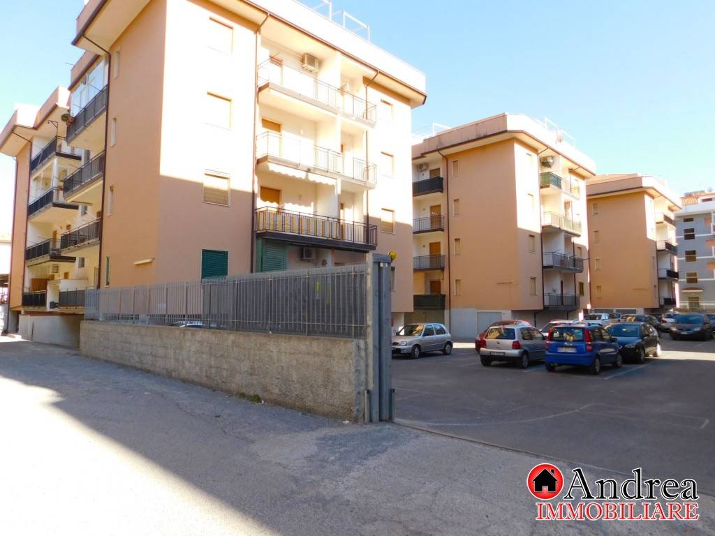 Trilocale via Giovanni Boccaccio 24, Centro, Arenile, Scalea