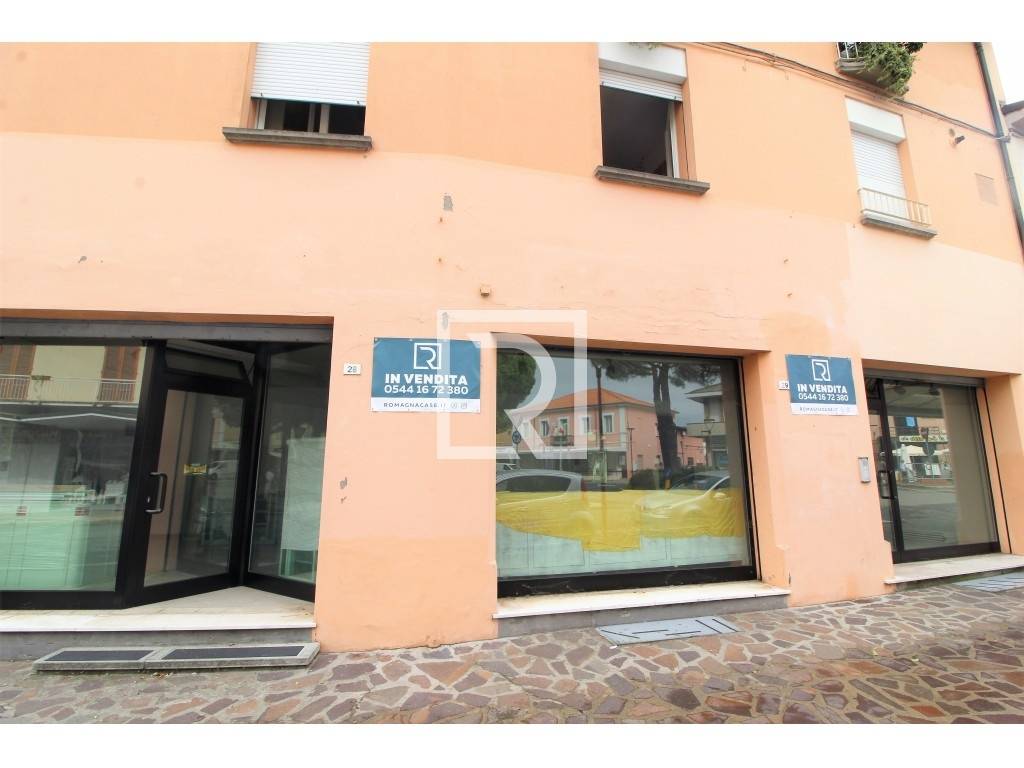 Locale commerciale in Vendita