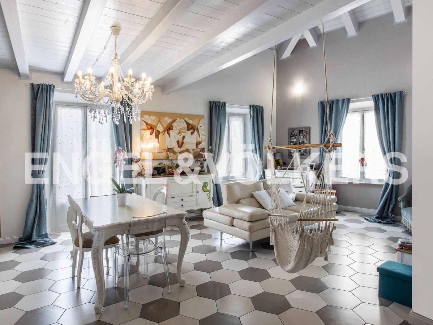 Appartamento via Alba, Canelli