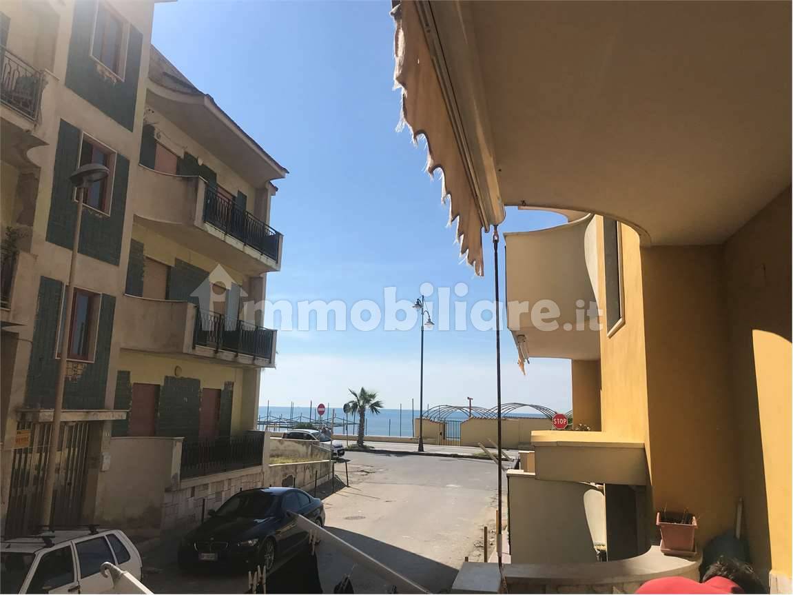 Quadrilocale via  L. Visconti, Mondragone