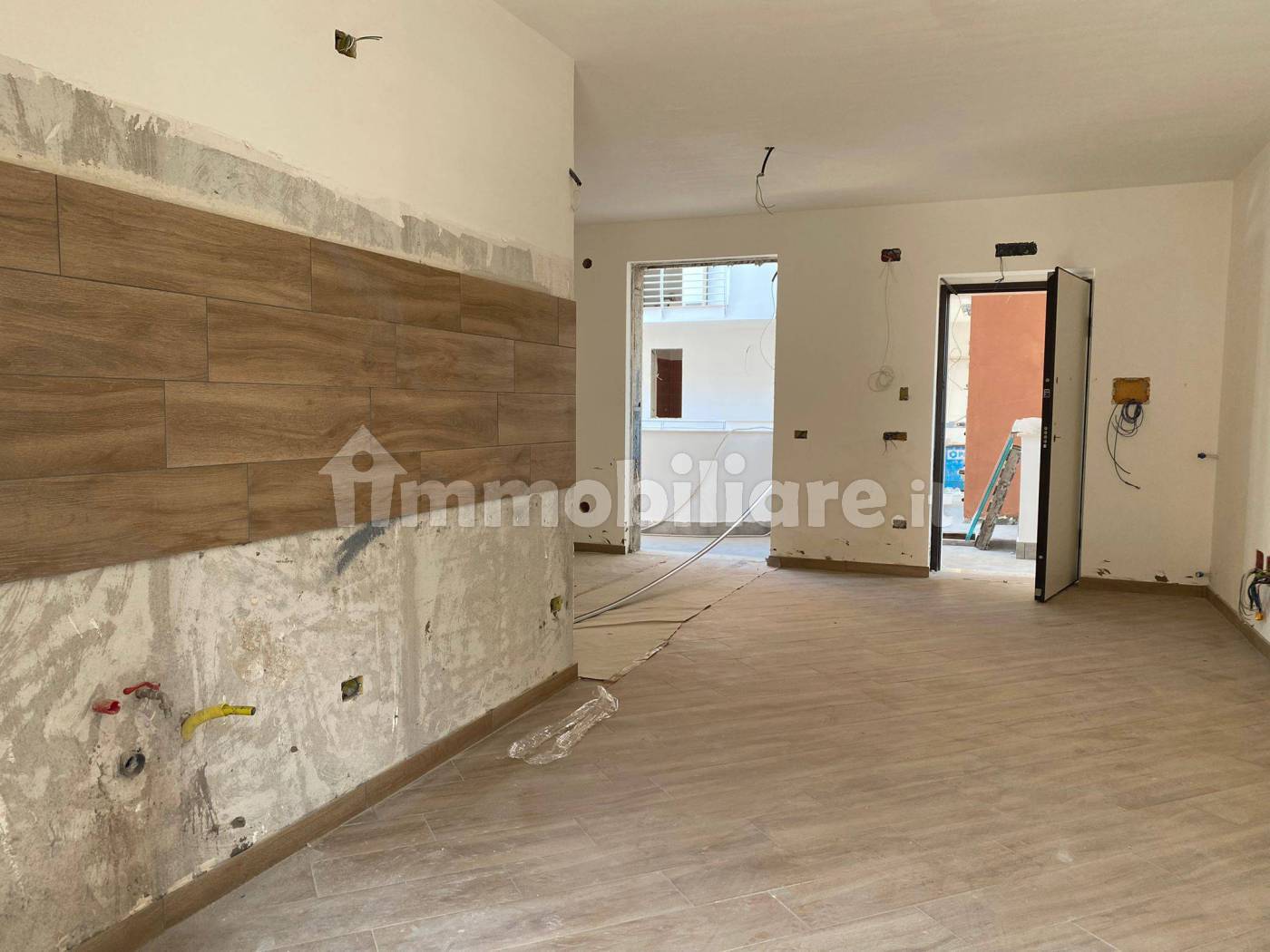 Trilocale via Roma, Castello di Cisterna