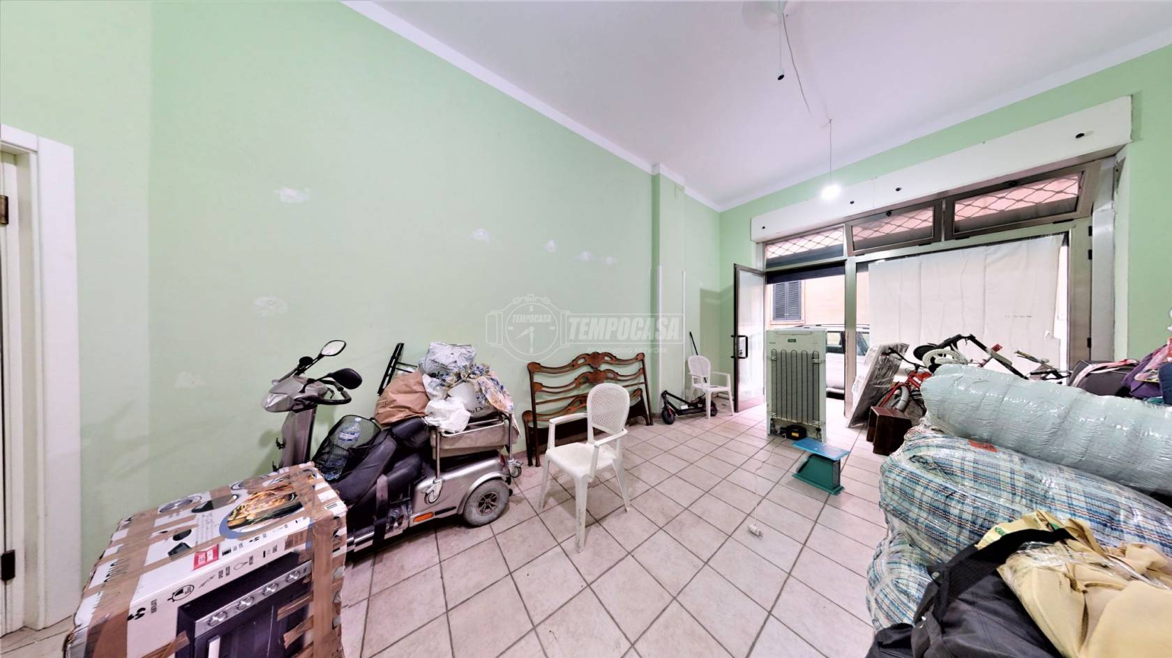 Locale commerciale in Vendita