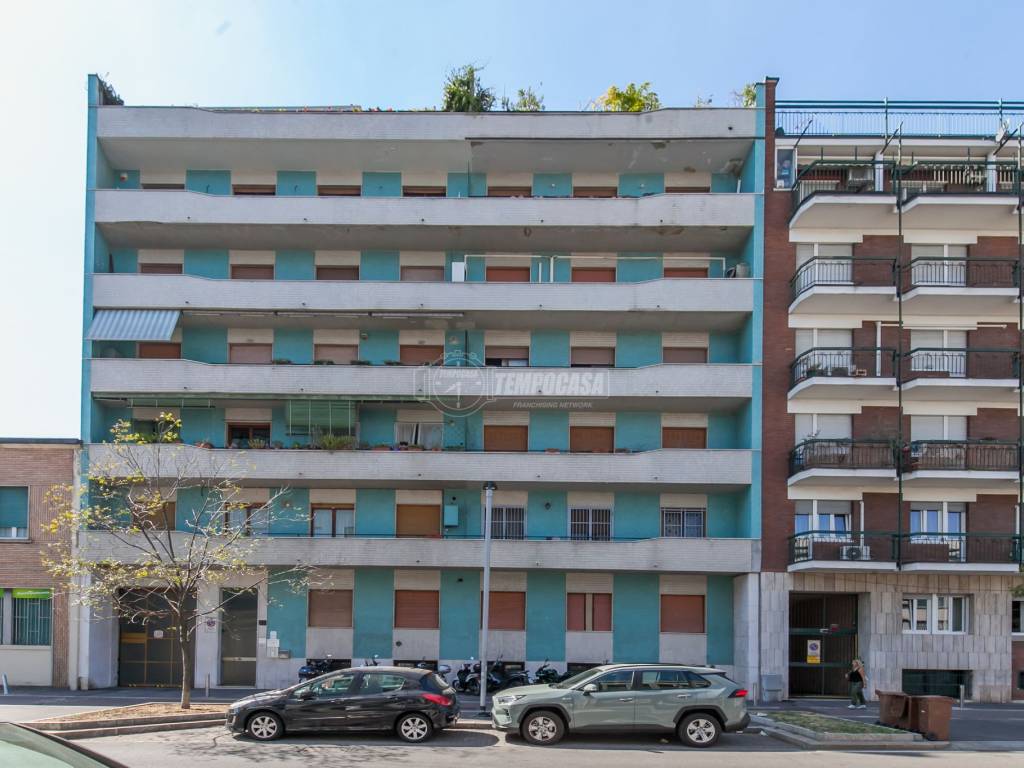 Vendita Appartamento Milano. Trilocale in via benigno crespi. Da ...