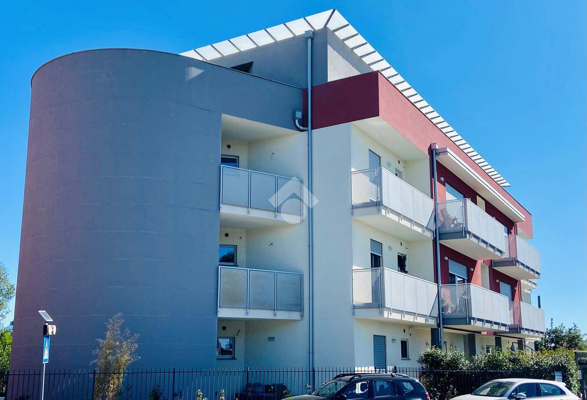 Trilocale via Milano 37, Centro, Brenna