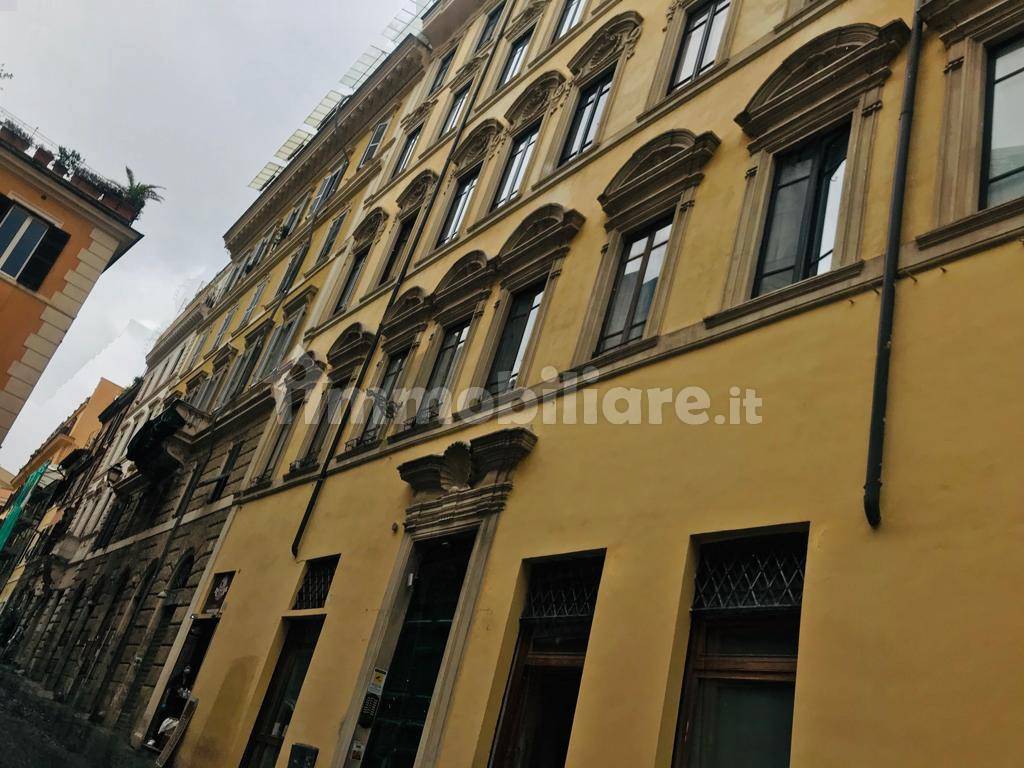 Vendita Appartamento Roma. Bilocale in via degli Zingari. Ottimo stato ...