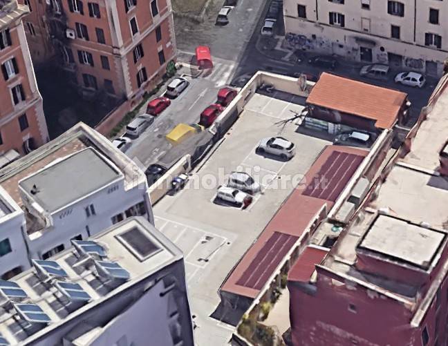 Posto auto - moto in Vendita