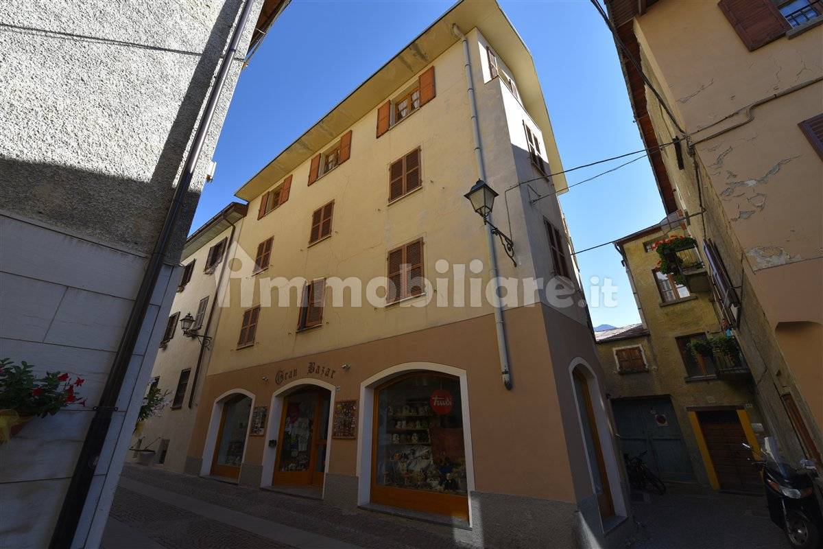 Trilocale via Roma, Centro, Bormio