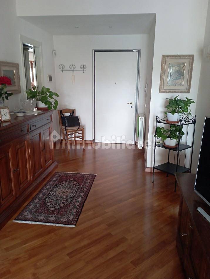 Appartamento ottimo stato, secondo piano, Avenza, Carrara