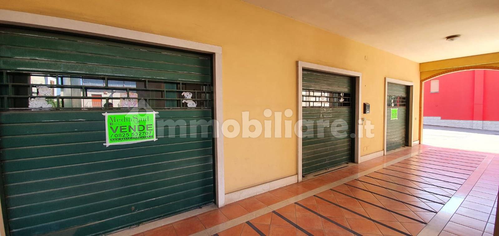 Locale commerciale in Vendita