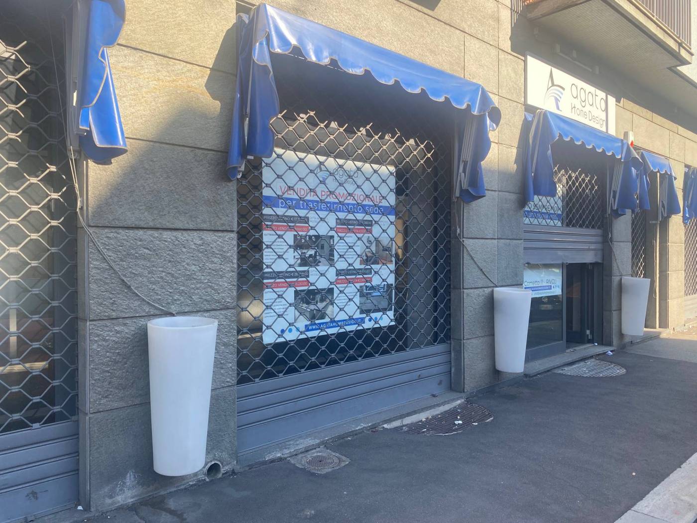 Locale commerciale in Vendita