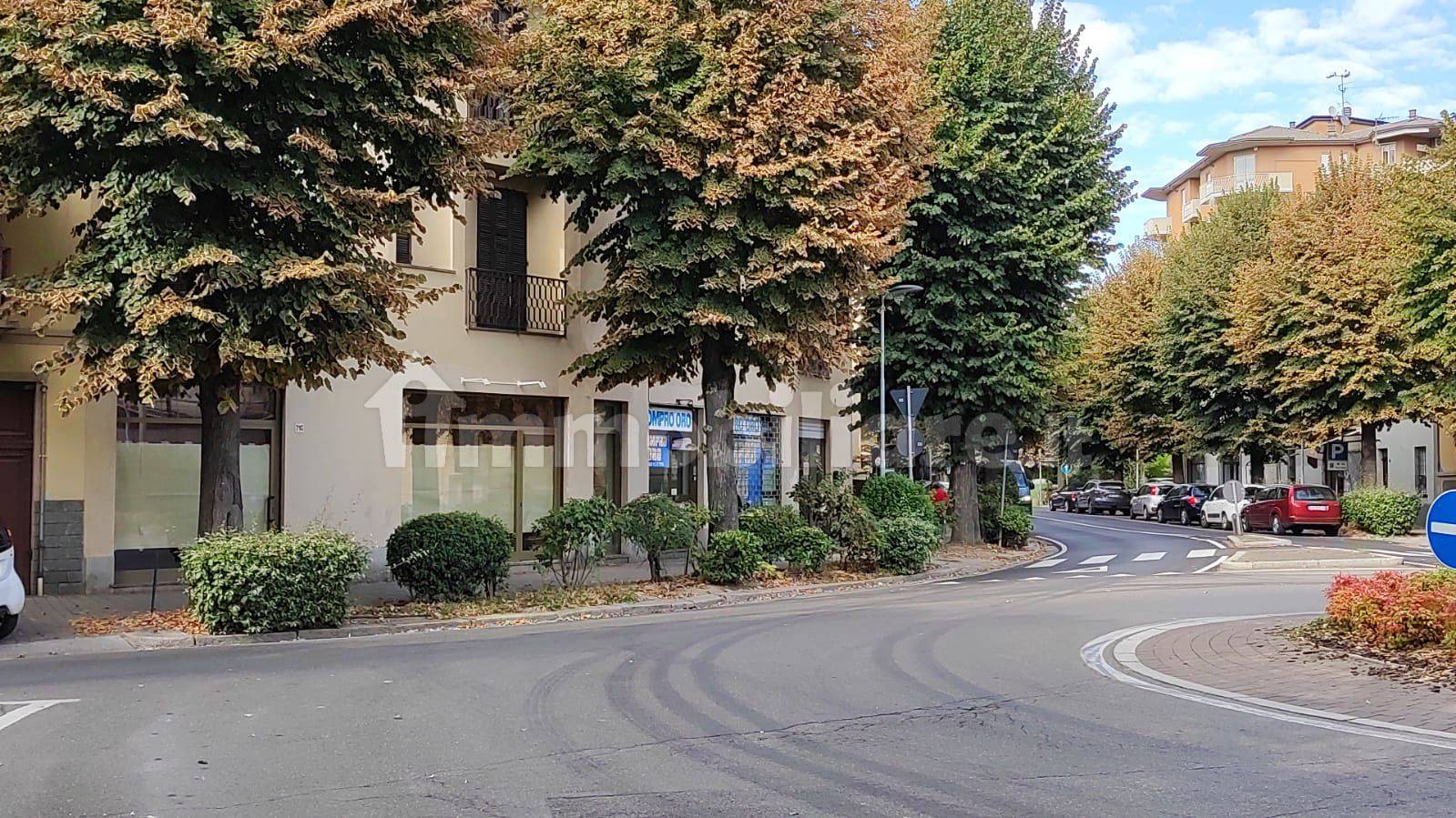 Locale commerciale in Vendita