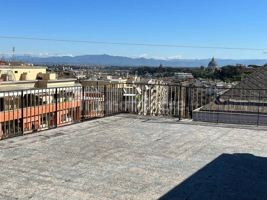 Vendita Attico in via Baldo degli Ubaldi Roma. Buono stato, posto auto ...