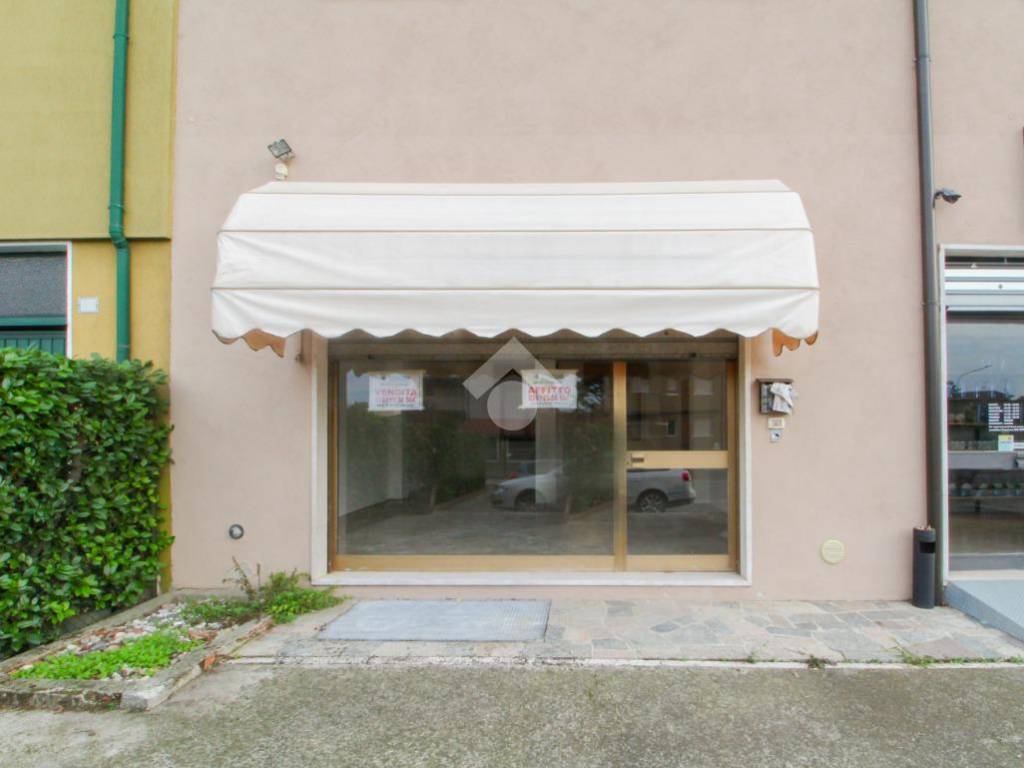 Locale commerciale via A. Lunardi, Manerbio, Rif. 98436570 - Immobiliare.it