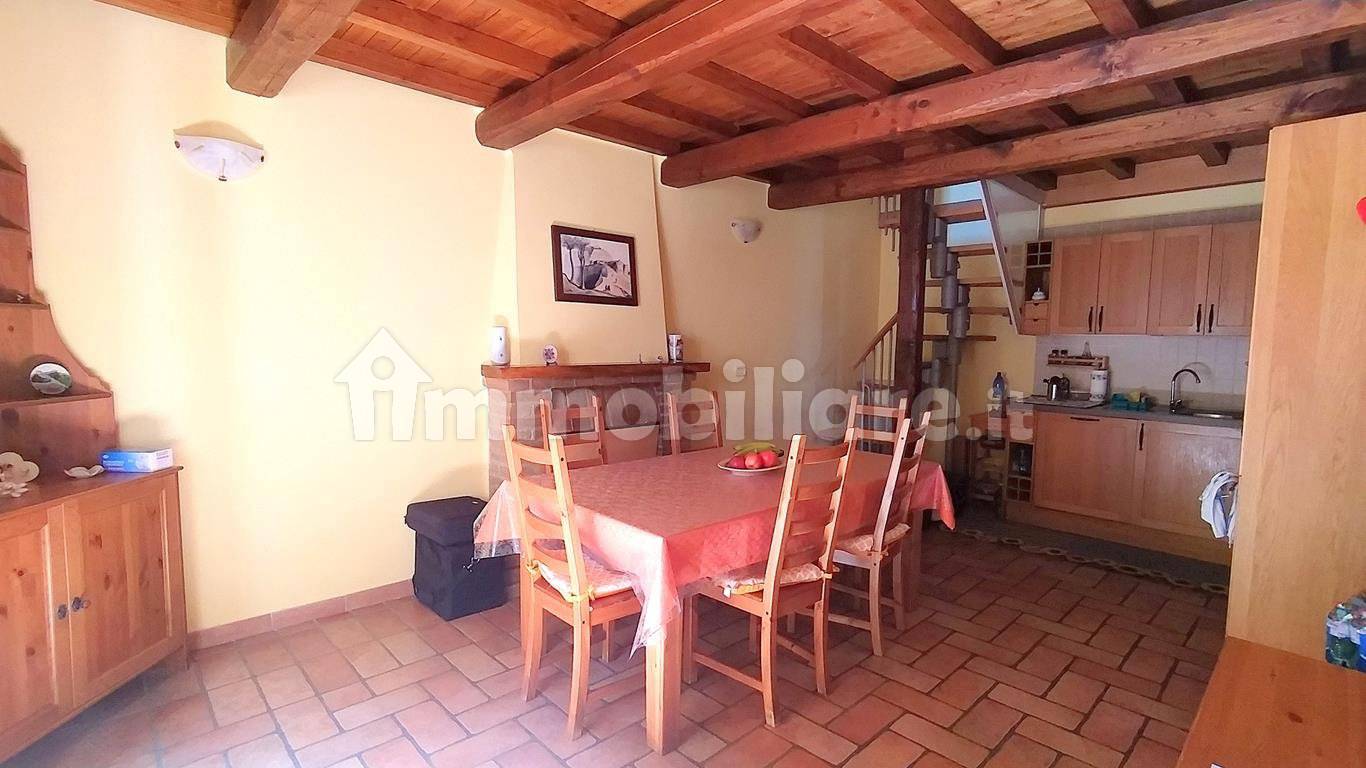 Bilocale vicolo Cruciani, Centro, Collevecchio