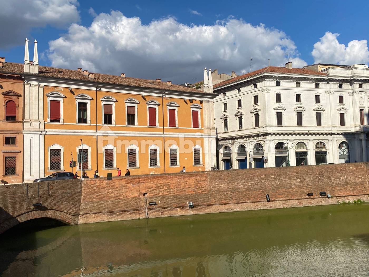 Locale commerciale in Vendita